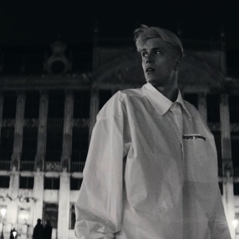 Loïc Nottet dévoile l’émouvant « Mr/Mme » – Rédalyse